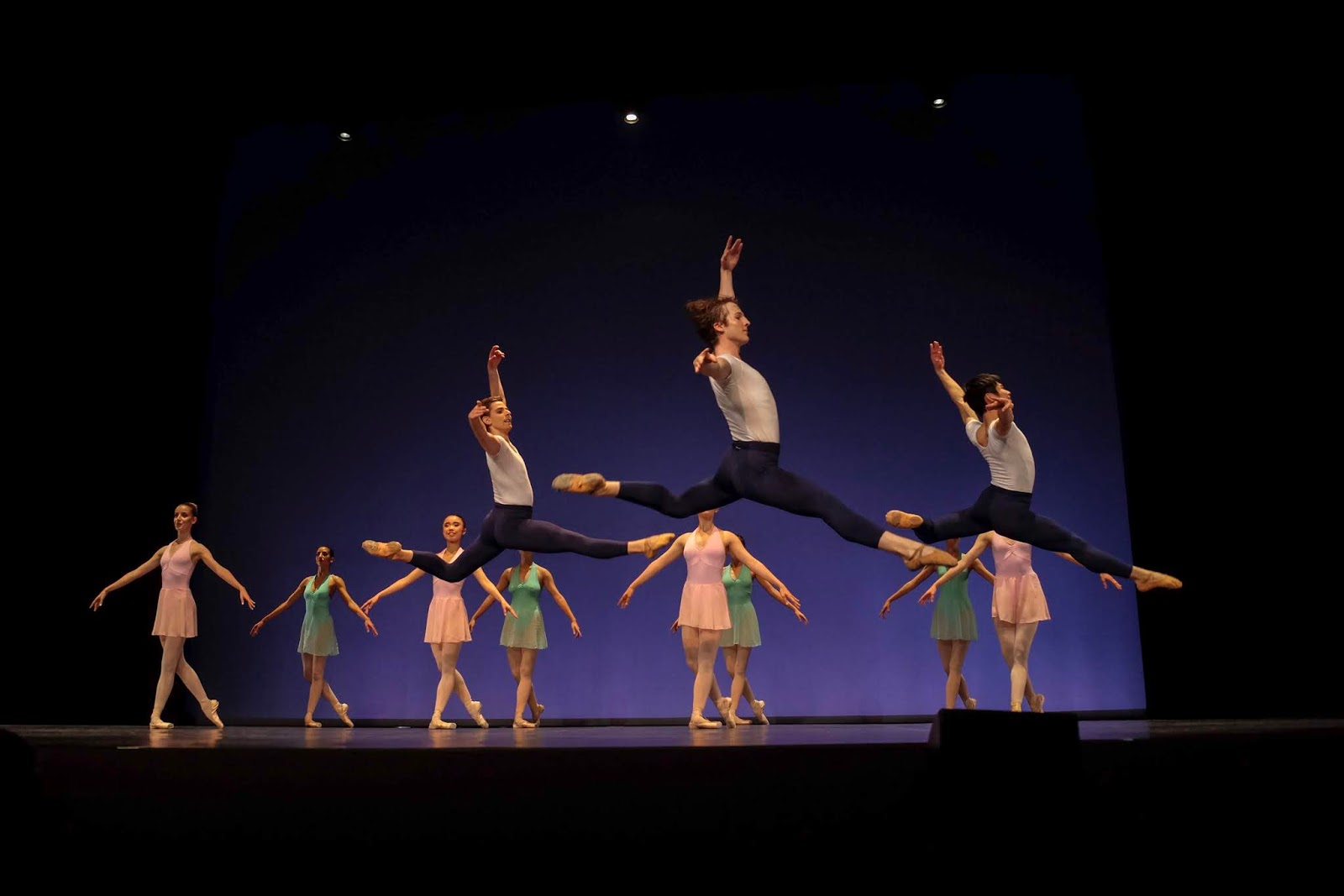 Internationalversionballetymas