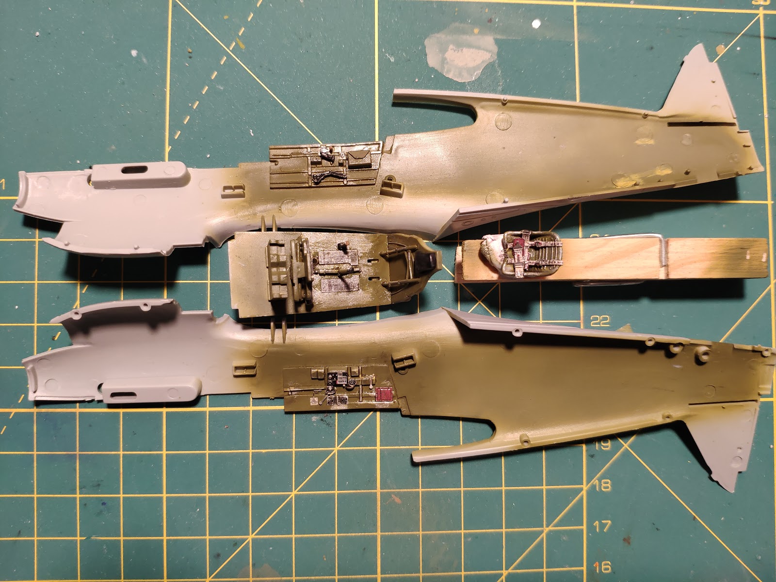 P-40B - wnętrze kabiny pilota