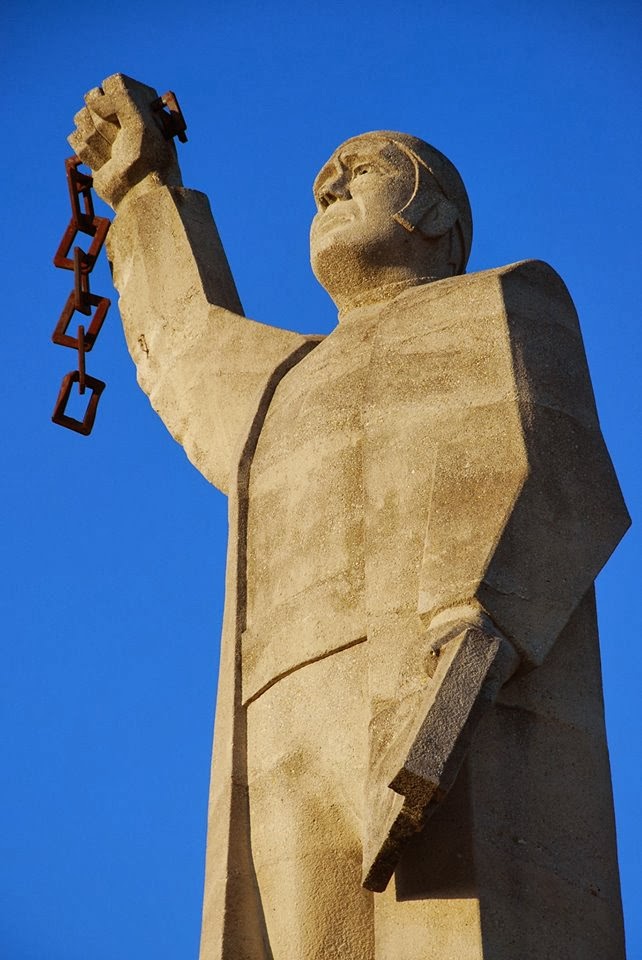 Tomás Guerra - A Bilingual Blog: El Mono: Memories from Montemorelos