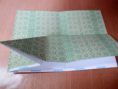 DAR'S CRAFTY CREATIONS: A Pretty Little POCKET Book Tutorial!