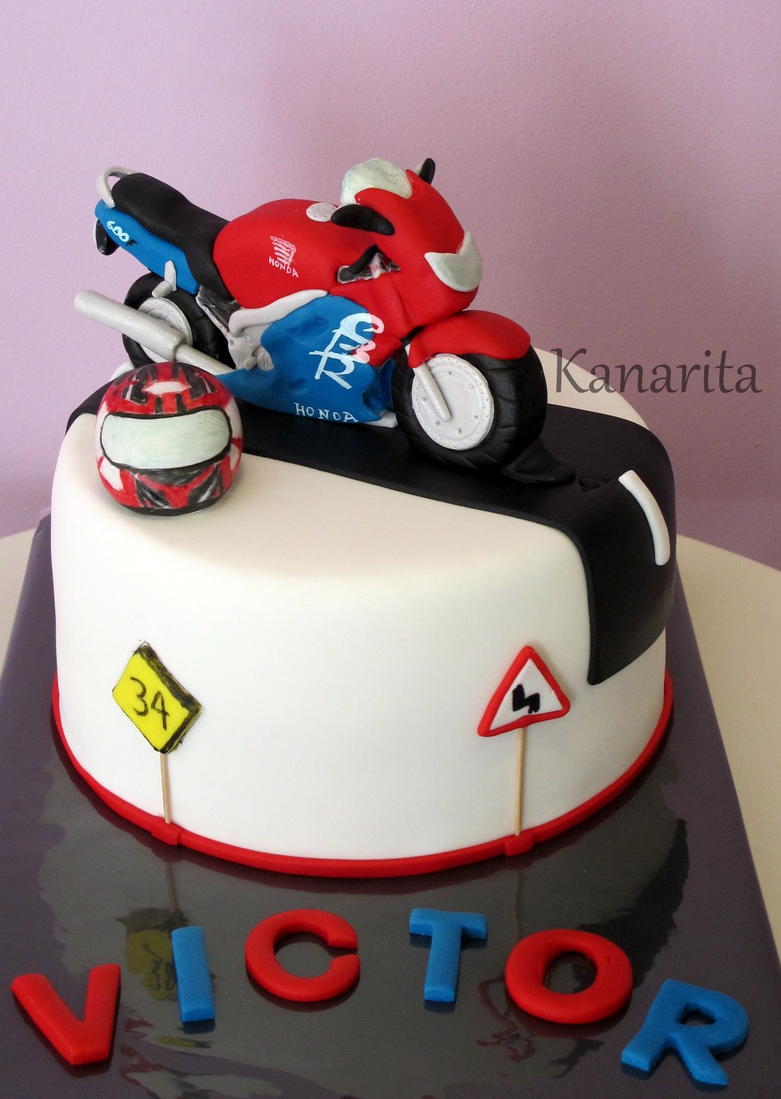 Los dulces de Kanarita: Pastel "Moto BCR"
