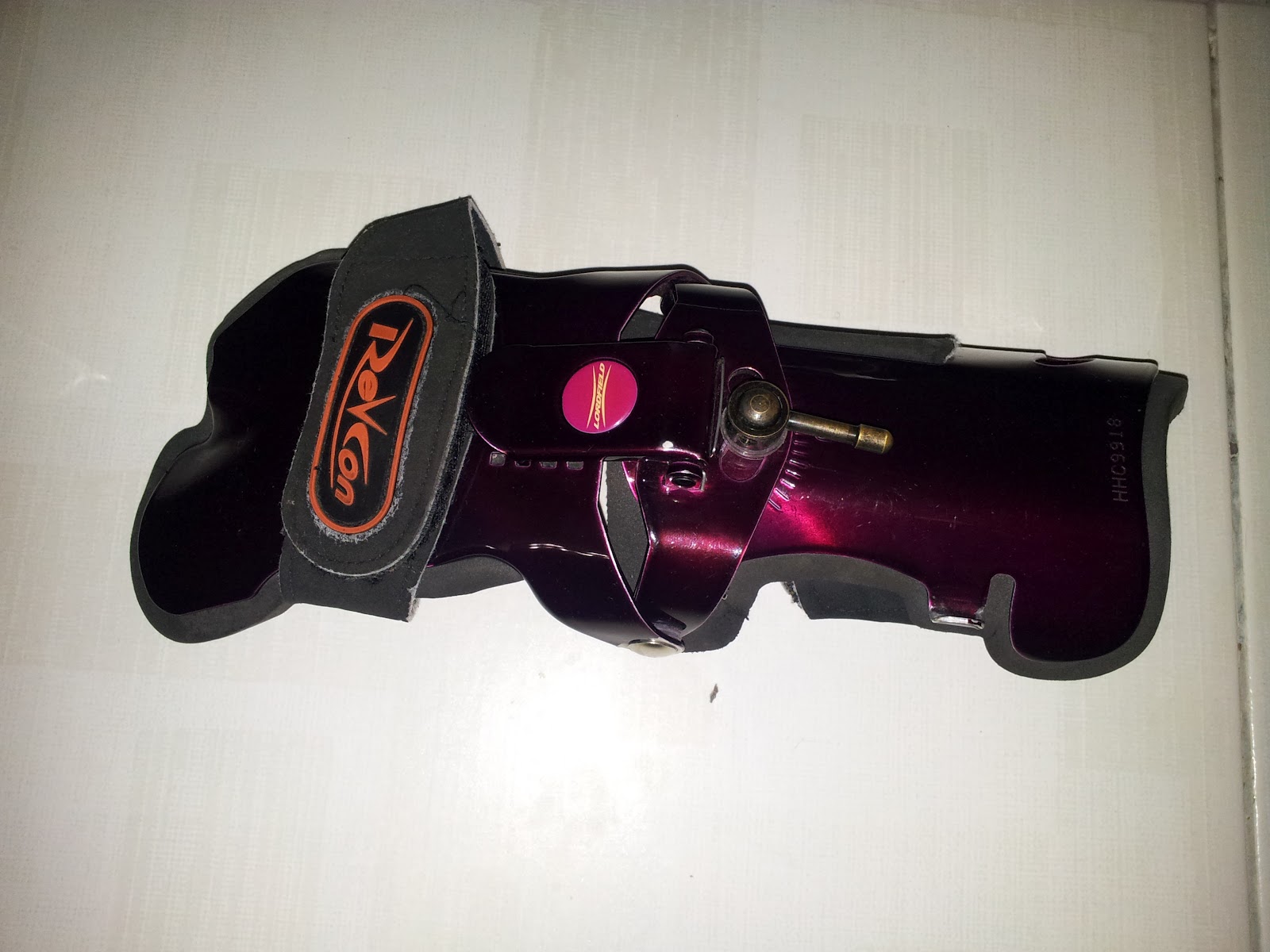 KEDAI BOWLING ONLINE: REVCON RIGHT HANDED BOWLING WRIST GUARD XL SIZE