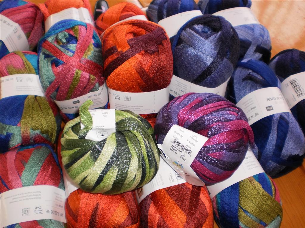 Great Balls of Wool: Just In! Fluffy, Frilly Scarf Yarn!
