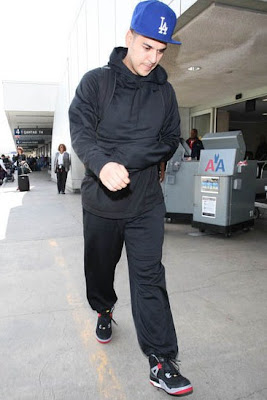 Nico Sisneros: my jordans high-top, snapback fitted cap