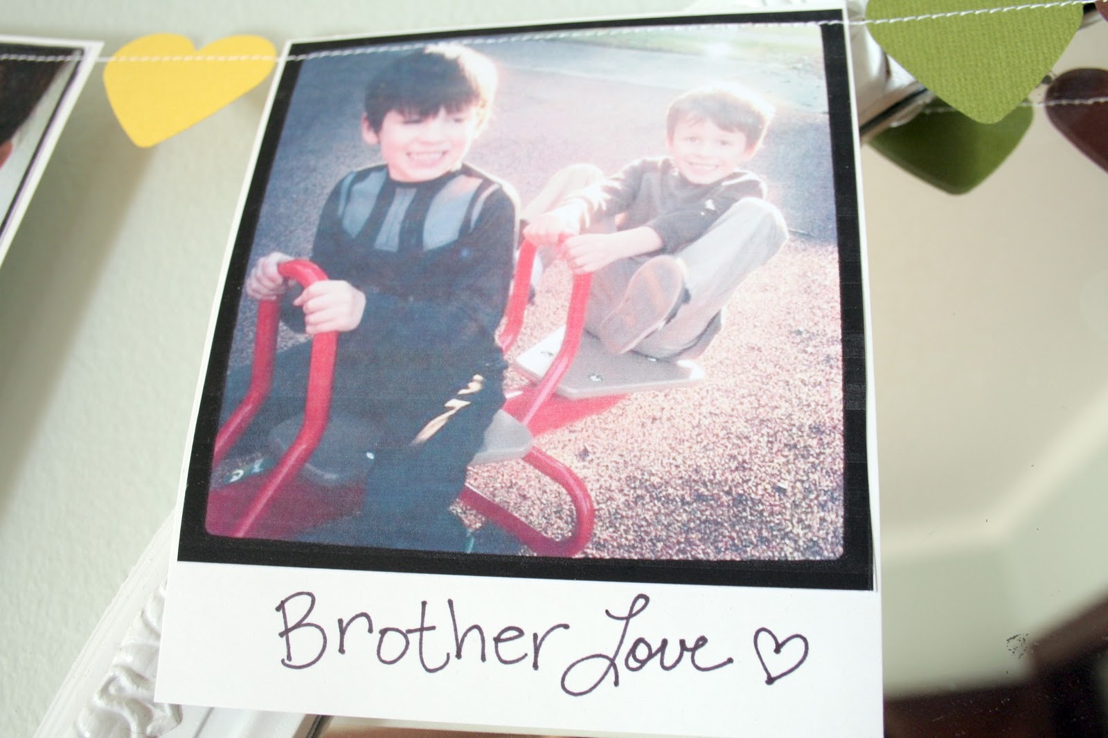 Storehouse Crafts: Instagram Polaroid Banner!