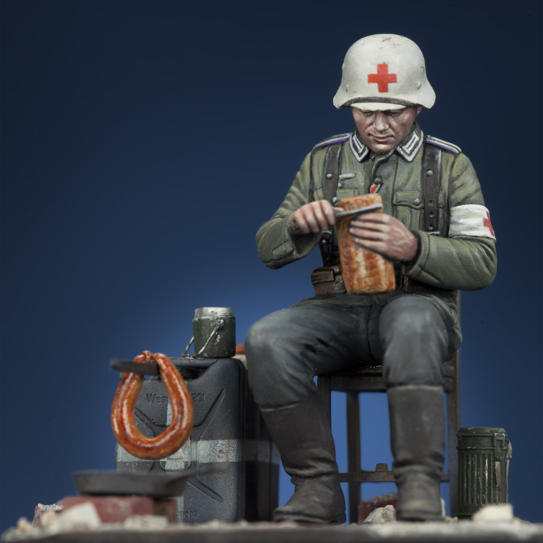 PERSPECTIVES IN MINIATURE: Sanitäter - France 1940