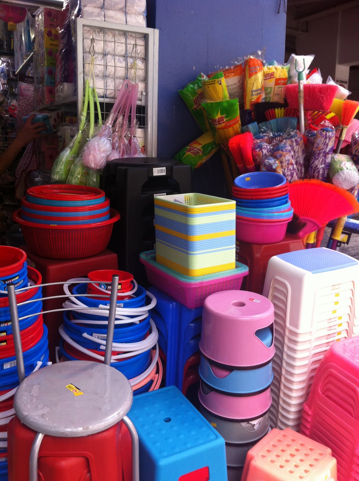 Osong Ligaw: Osong Ligaw goes to Bugis Street