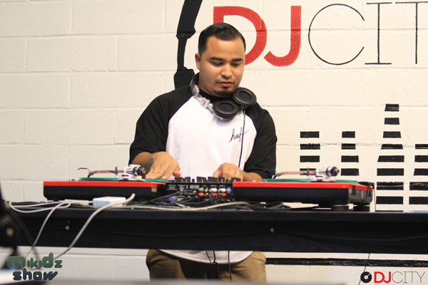 Watch Chris Villa's MikiDz Show Set and Interview