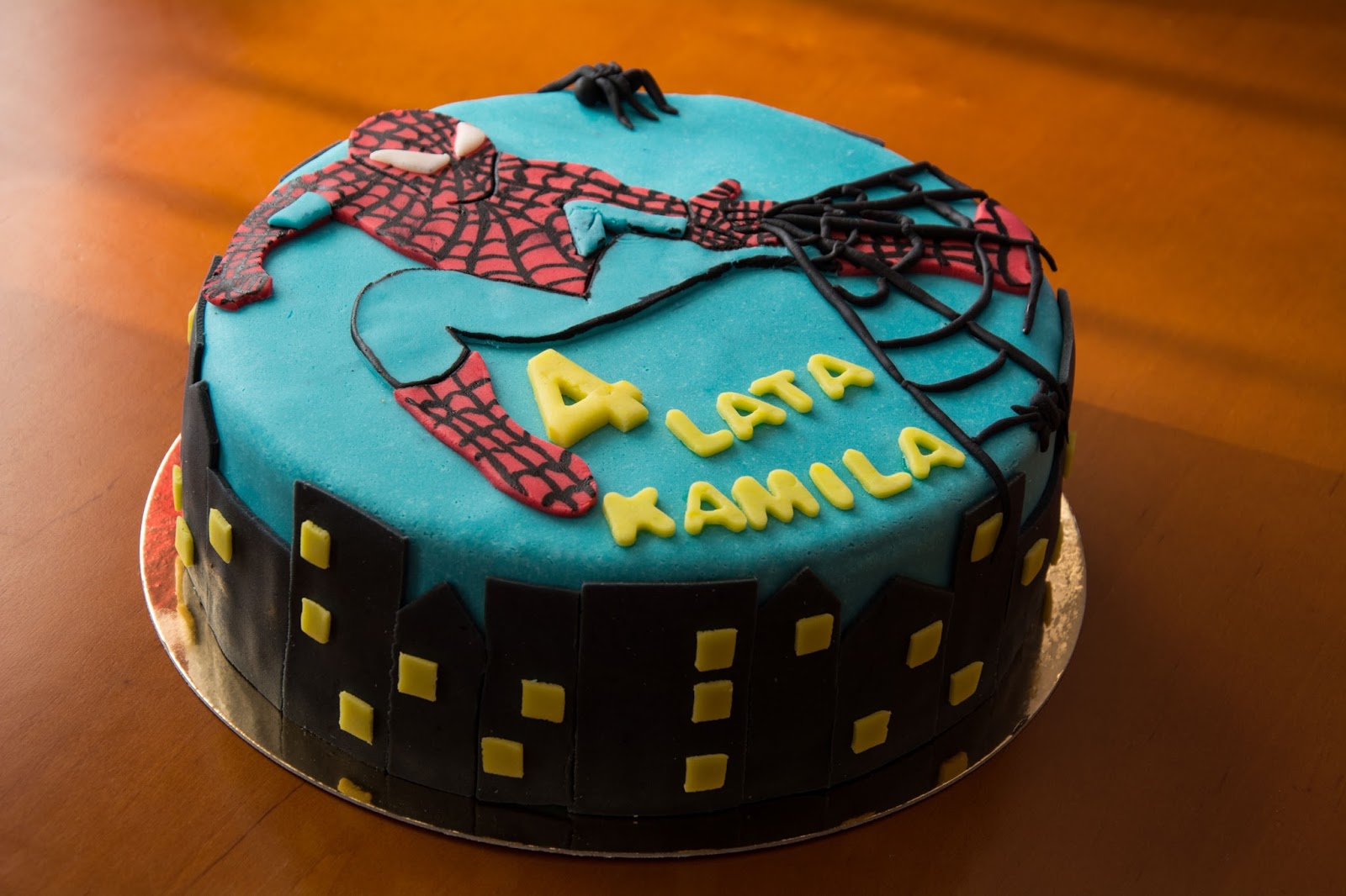 Niebiańskie Wypieki: Tort Spider-Man!