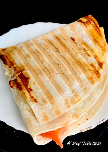 A' Mag' Table: Wrap détourné en triangle