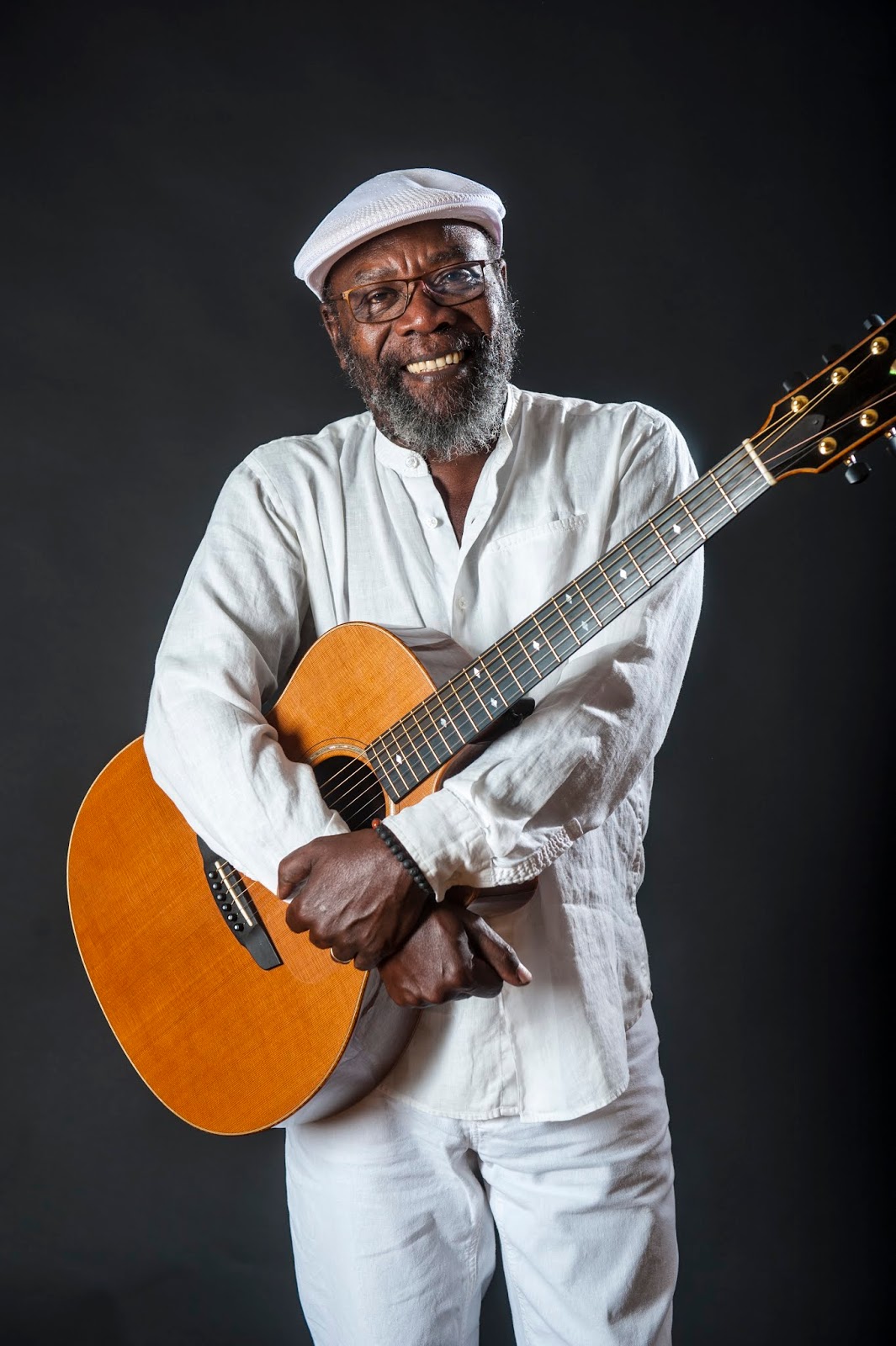 Reggaediscography: CLINTON FEARON - DISCOGRAPHY: (Reggae Singer)