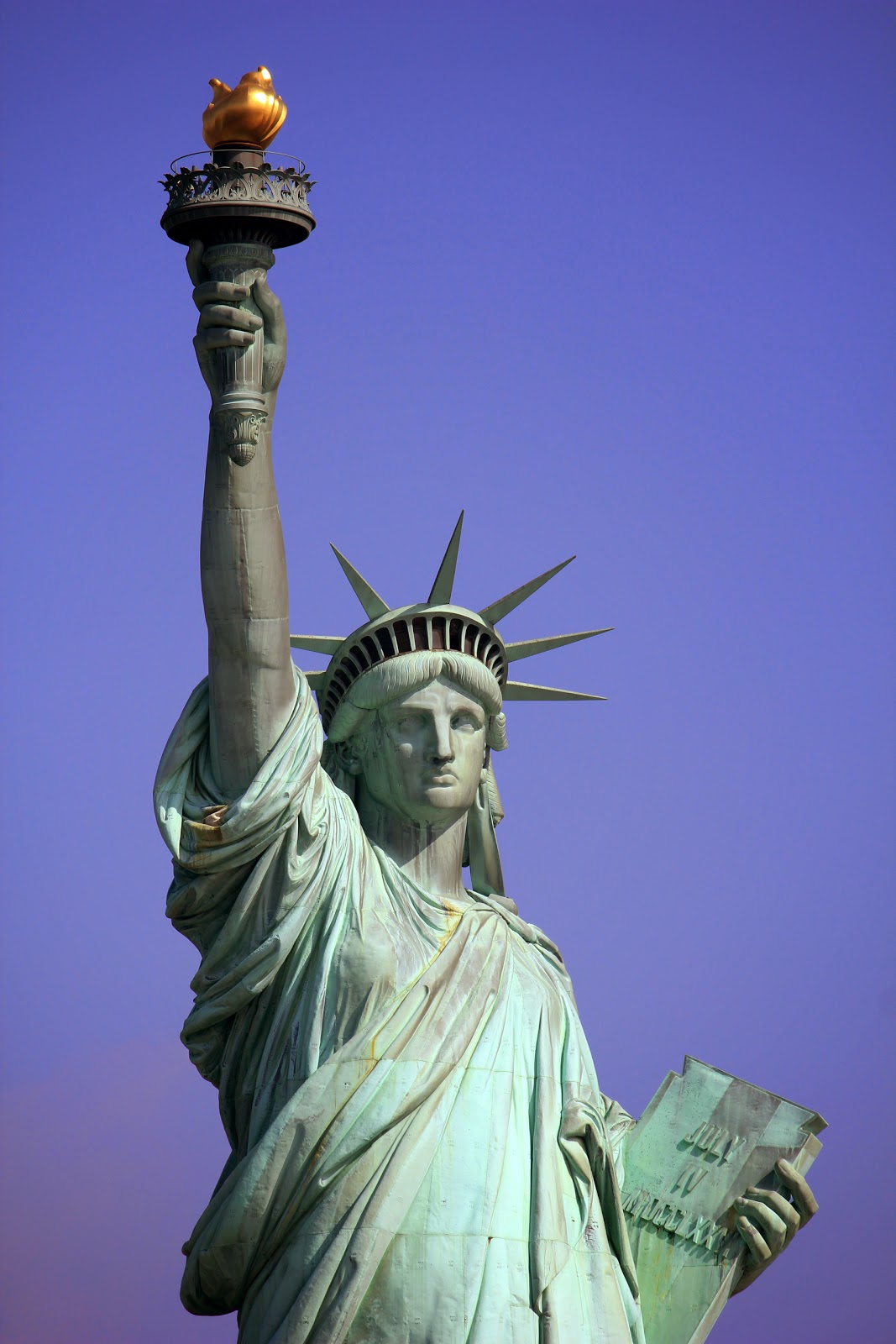 Mensistoria: La Statua della Libertà entra a New York (19 Giugno 1985)