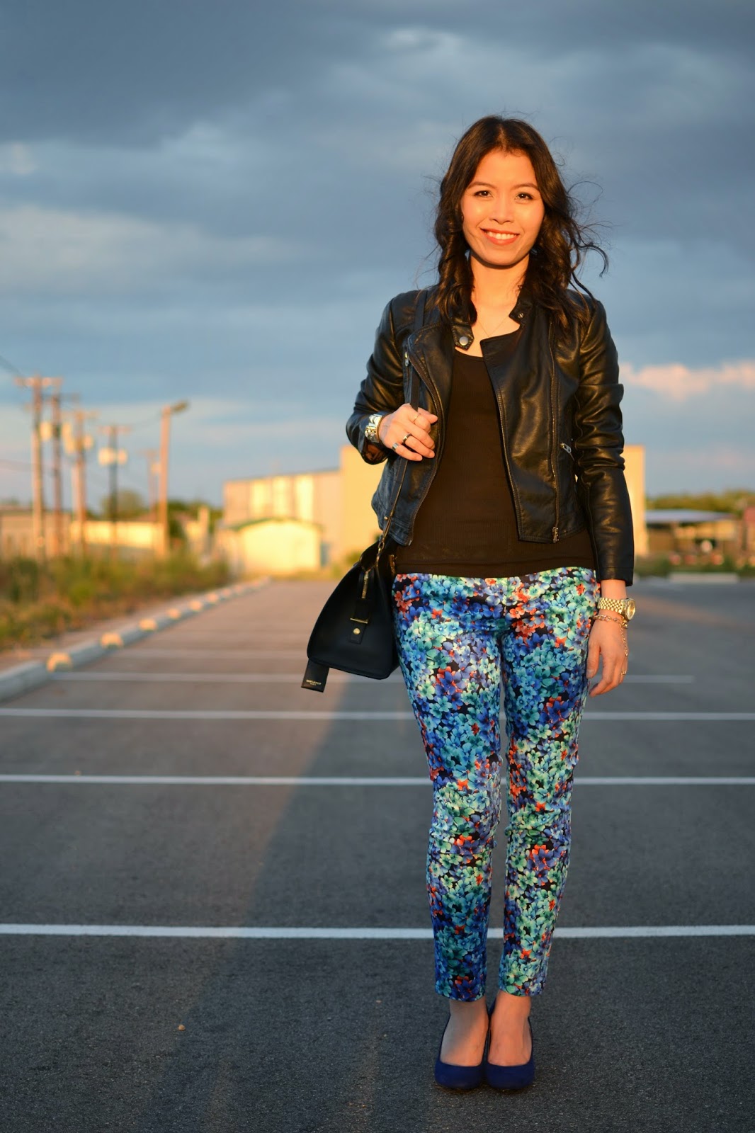 Style and Cappuccino : Jet setter : Floral pants & moto jacket