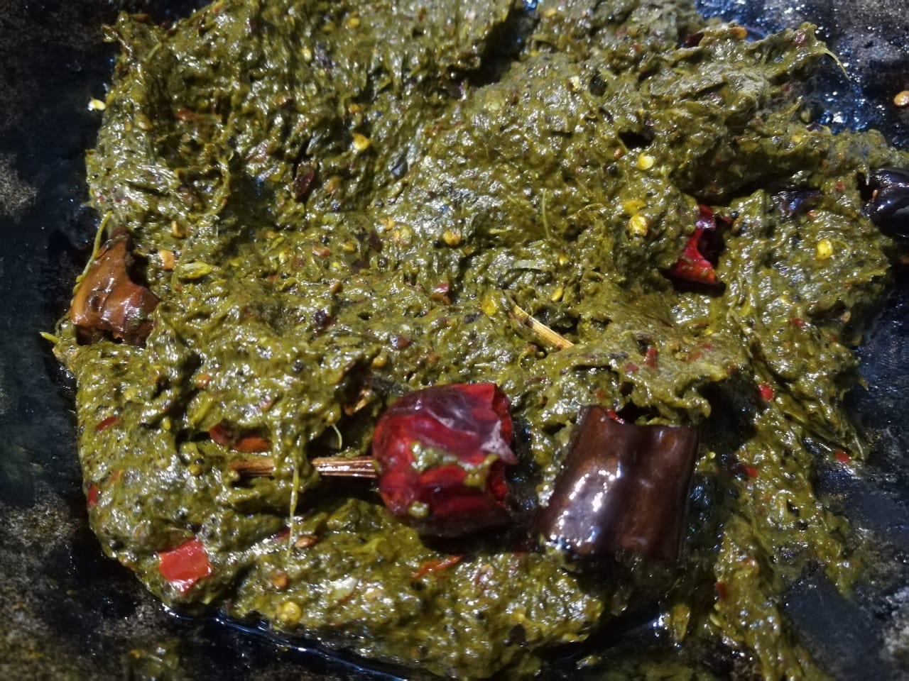The easiest and simplest gongura/pulicha keerai recipe - Tamilnadu style!
