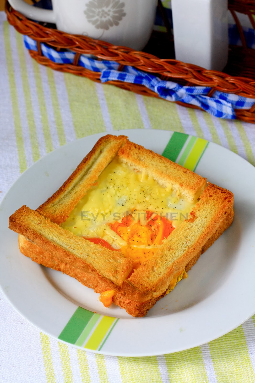 EVY's Kitchen: Egg in a toast