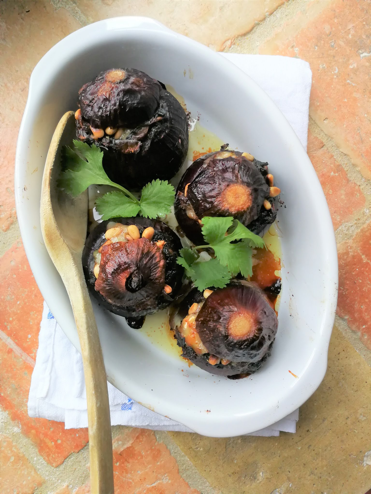 La cuisine d'ici et d'ISCA: Oignons rouges farcis aux épinards ...