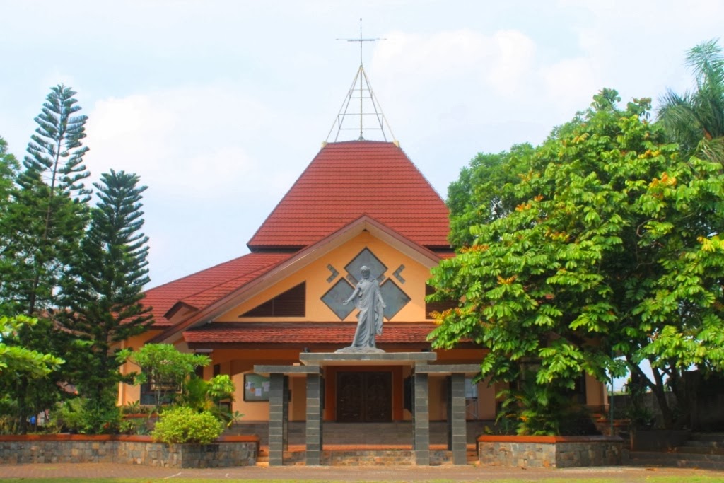 Fotografi Gereja Katolik di Indonesia: Gereja Katolik Kristus Raja ...