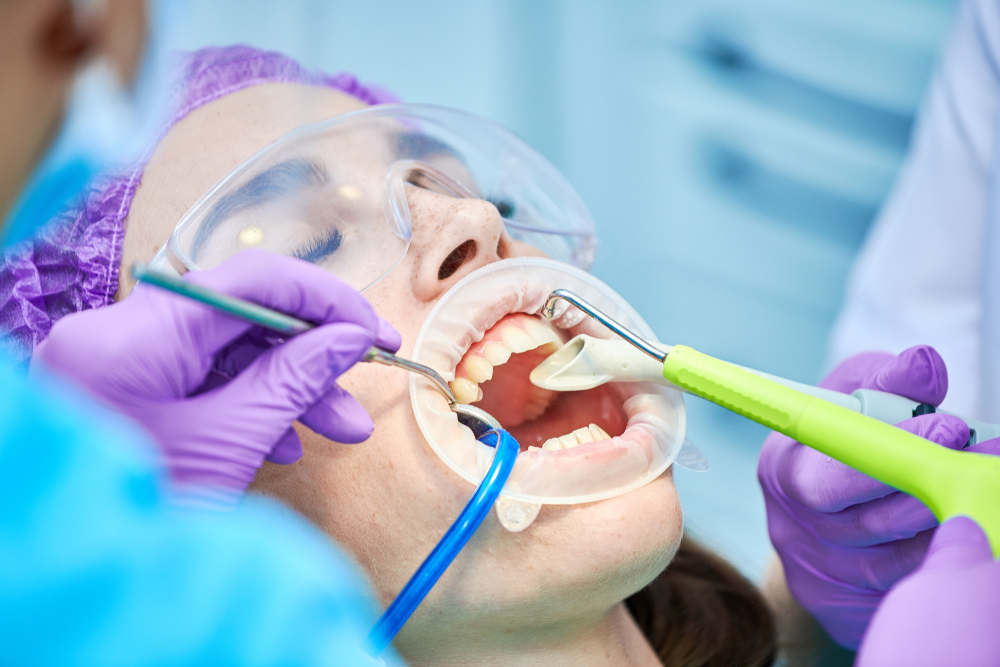 Why Air Abrasion Is A Much Better Alternative To The Dental Drill