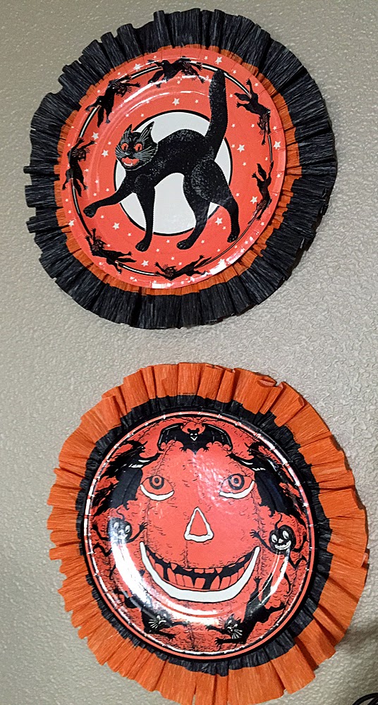 Old Fashion Halloween: Paper Plate Decorations