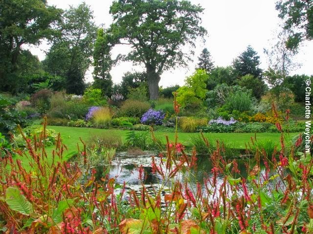Britain's best October gardens - where to see wonderful autumn colours ...