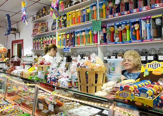 US Travels: Peanut Shop In Port Clinton Pennsylvania