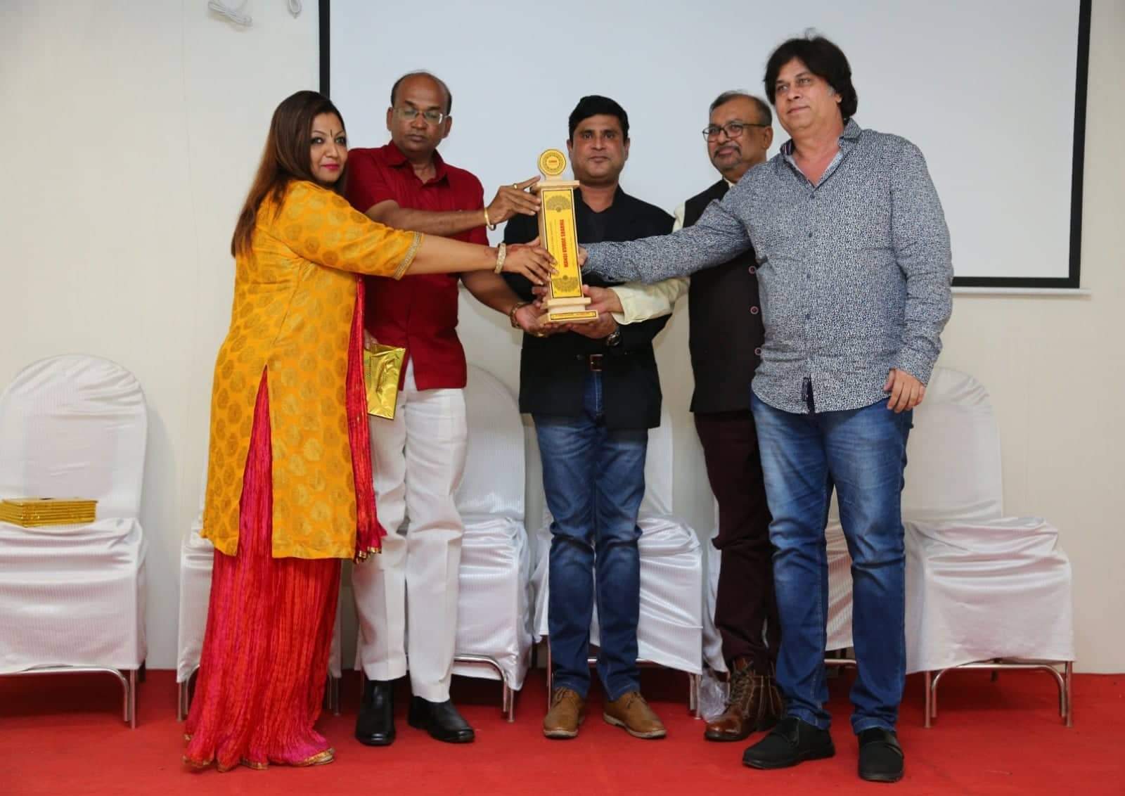 Author Highlight: Manoj Kumar Sharma Discusses his Novel ‘Mirrro at the ...