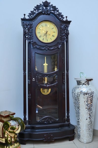 AMAZING LIVING FURNITURE: Jam Dinding Besar Kayu Antik