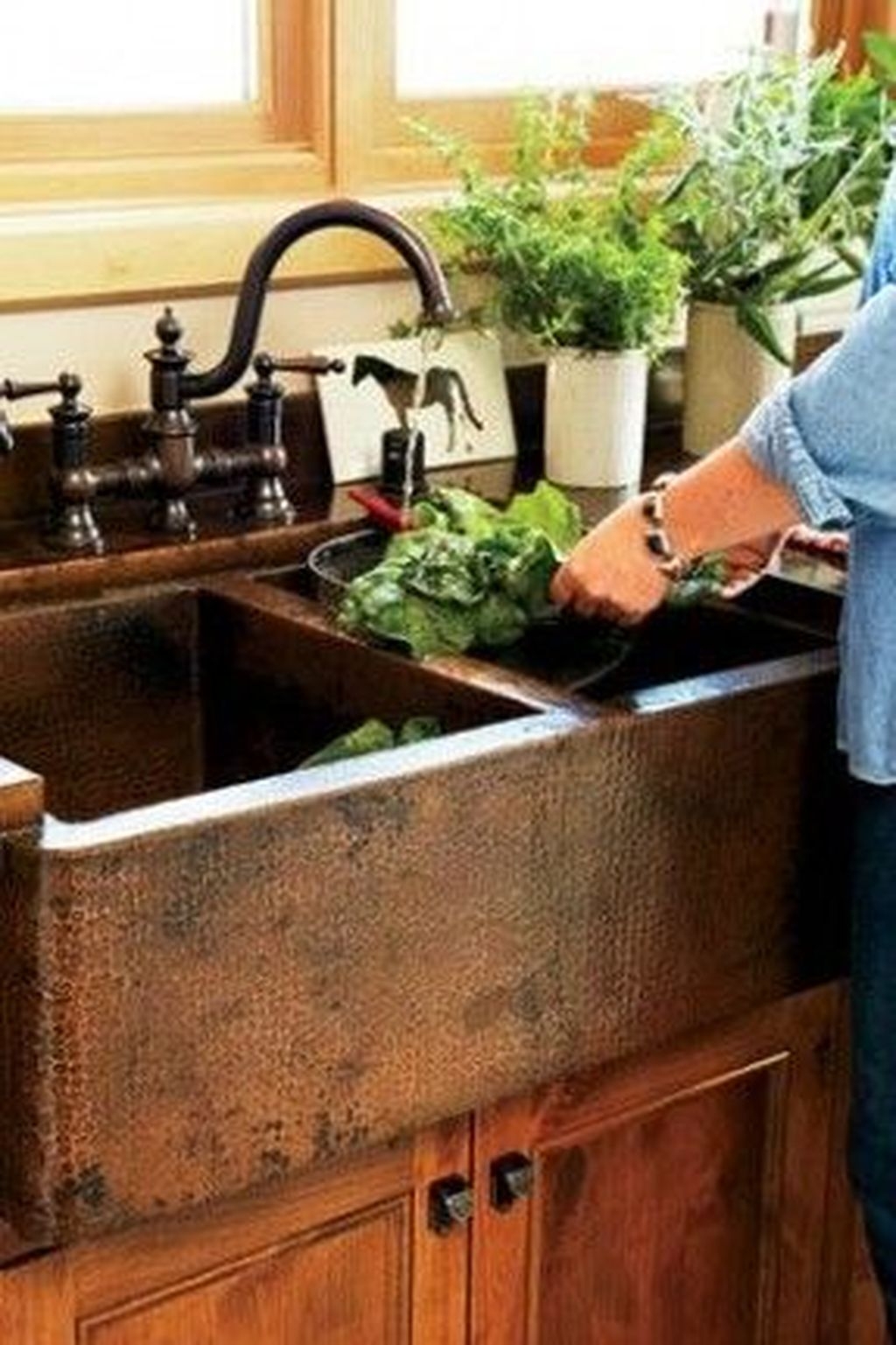 45+ Stylish Modern Farmhouse Kitchen Sink Ideas