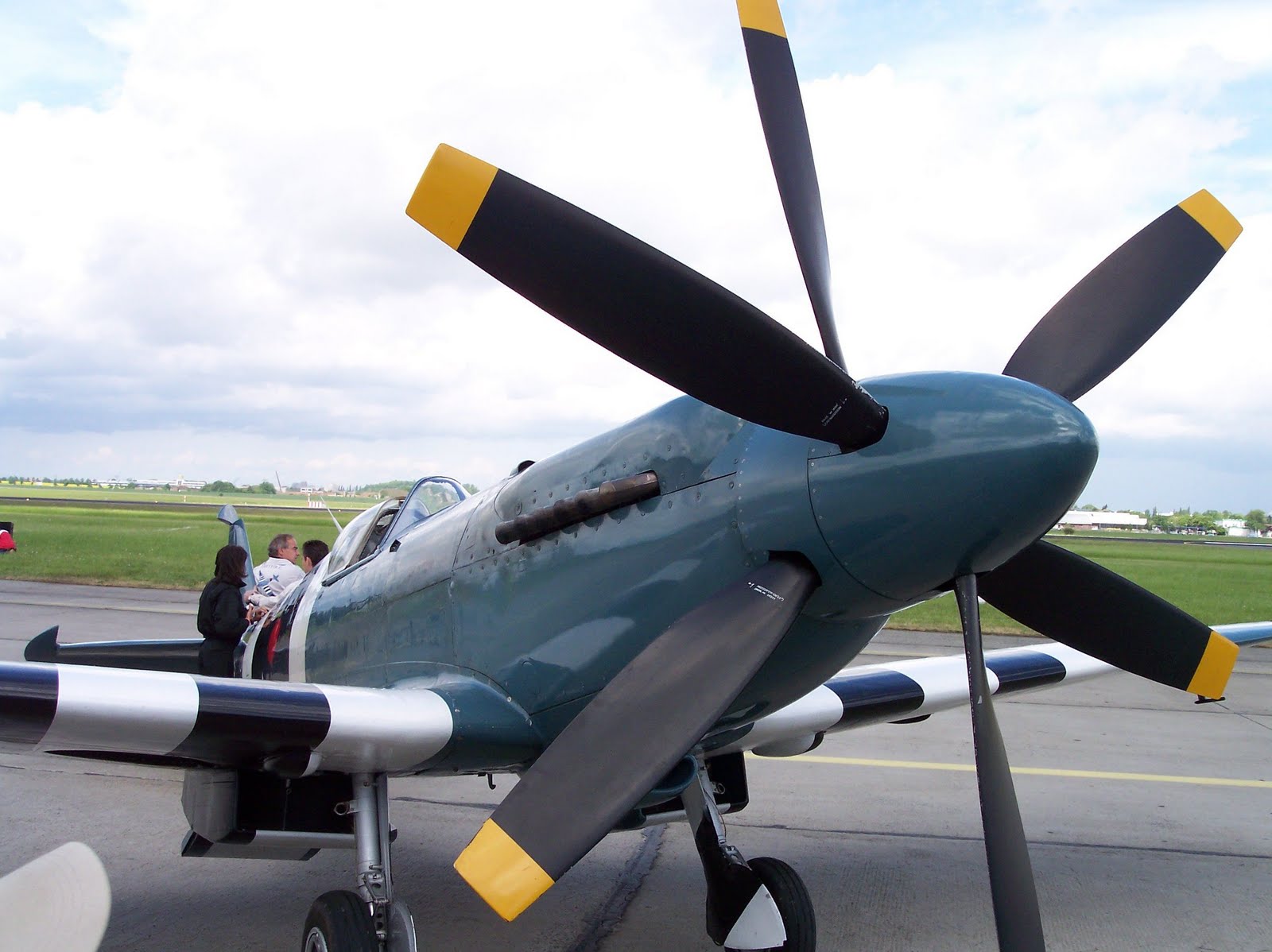 Force Sky Tool: Spitfire -Supermarine Spitfire-