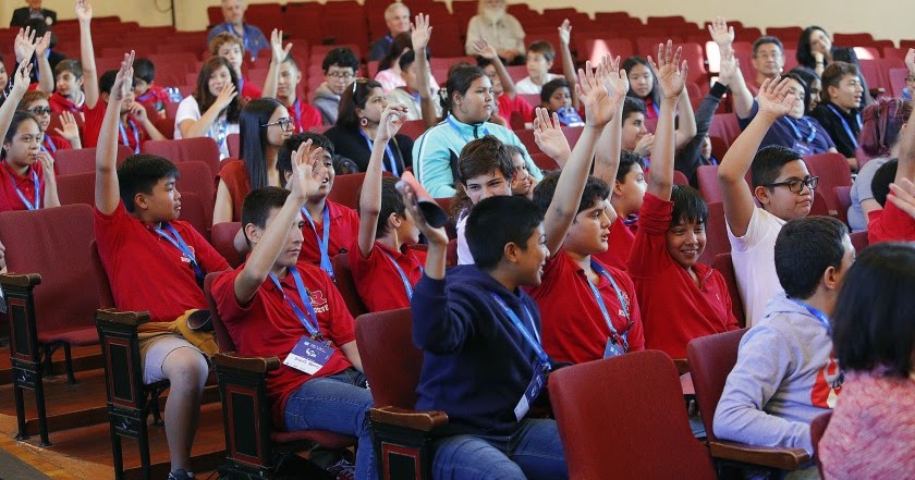 Helge Scherlund's eLearning News: Roosevelt students learn AI is less ... Helge Scherlund's eLearning News: Roosevelt students learn AI is less ...