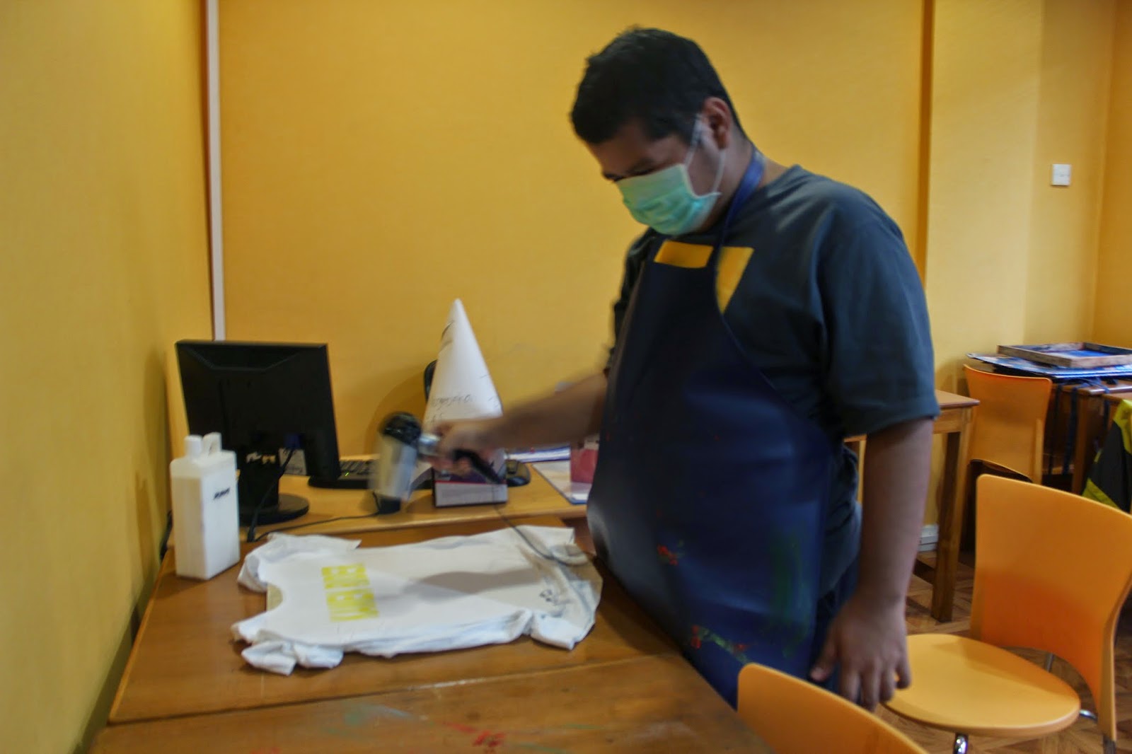 LONDON SCHOOL BEYOND ACADEMY [LSBA]: Menyablon kaos karya sendiri