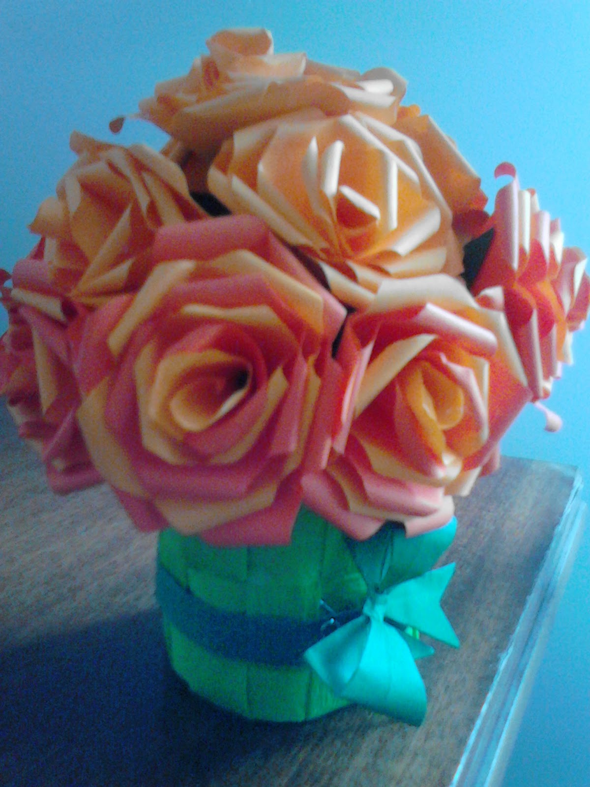 Floraria handmade ... cu flori din hartie: Aranjament trandafiri din ...