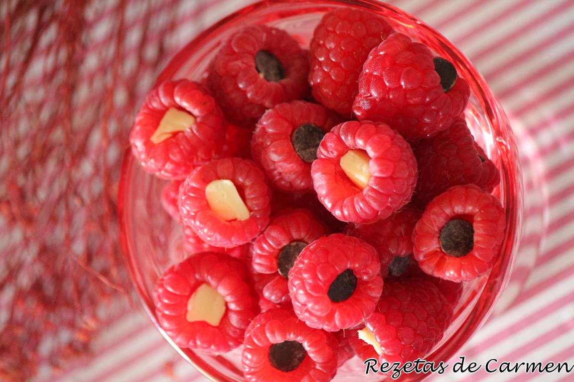 Frambuesas rellenas de chocolate