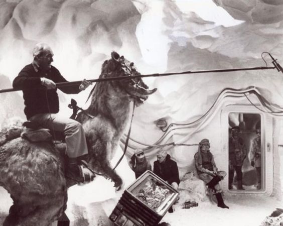 STAR WARS AFICIONADO WEBSITE: AN 'EMPIRE' AT 40: TAUNTAUN MURDER!