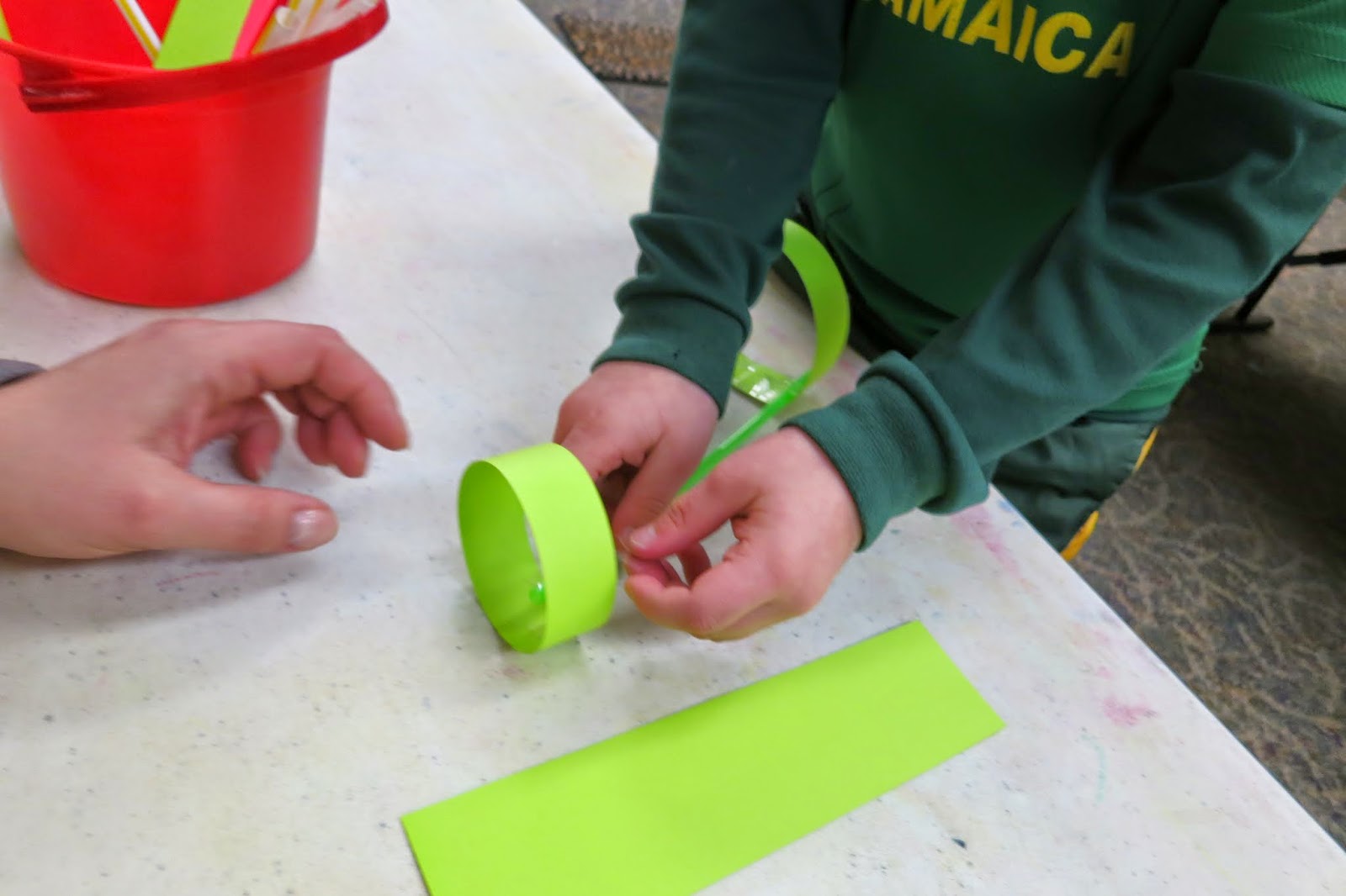 WonderWorks: Straw Flyers : library makers