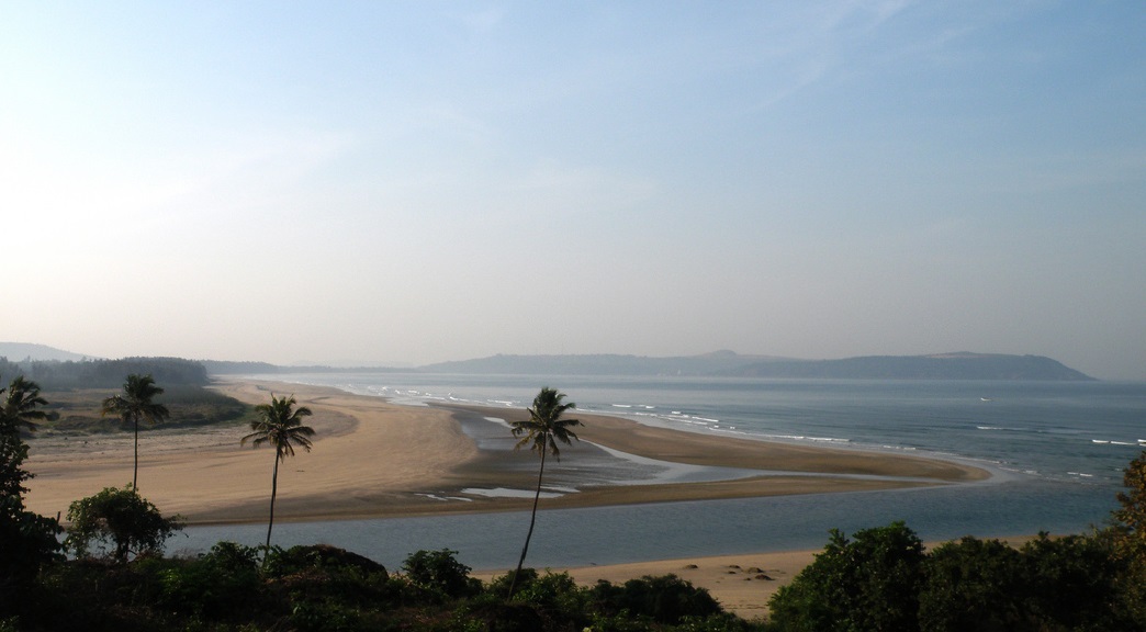 Arevare Seaface and Beach