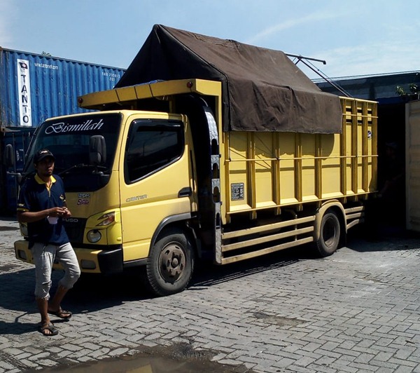Truk CDD adalah (Mengenal Jenis/Model Truk CDD) - Jasa Angkutan Truk