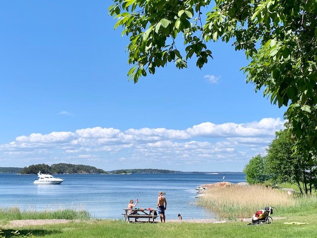 Day Trip to the Island of Grinda