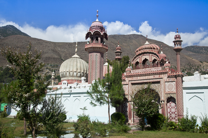 Tirich Mir Tirich Mir (Khowar/Pashto/Urdu: ترچ میر‬‎) (alternatively ...