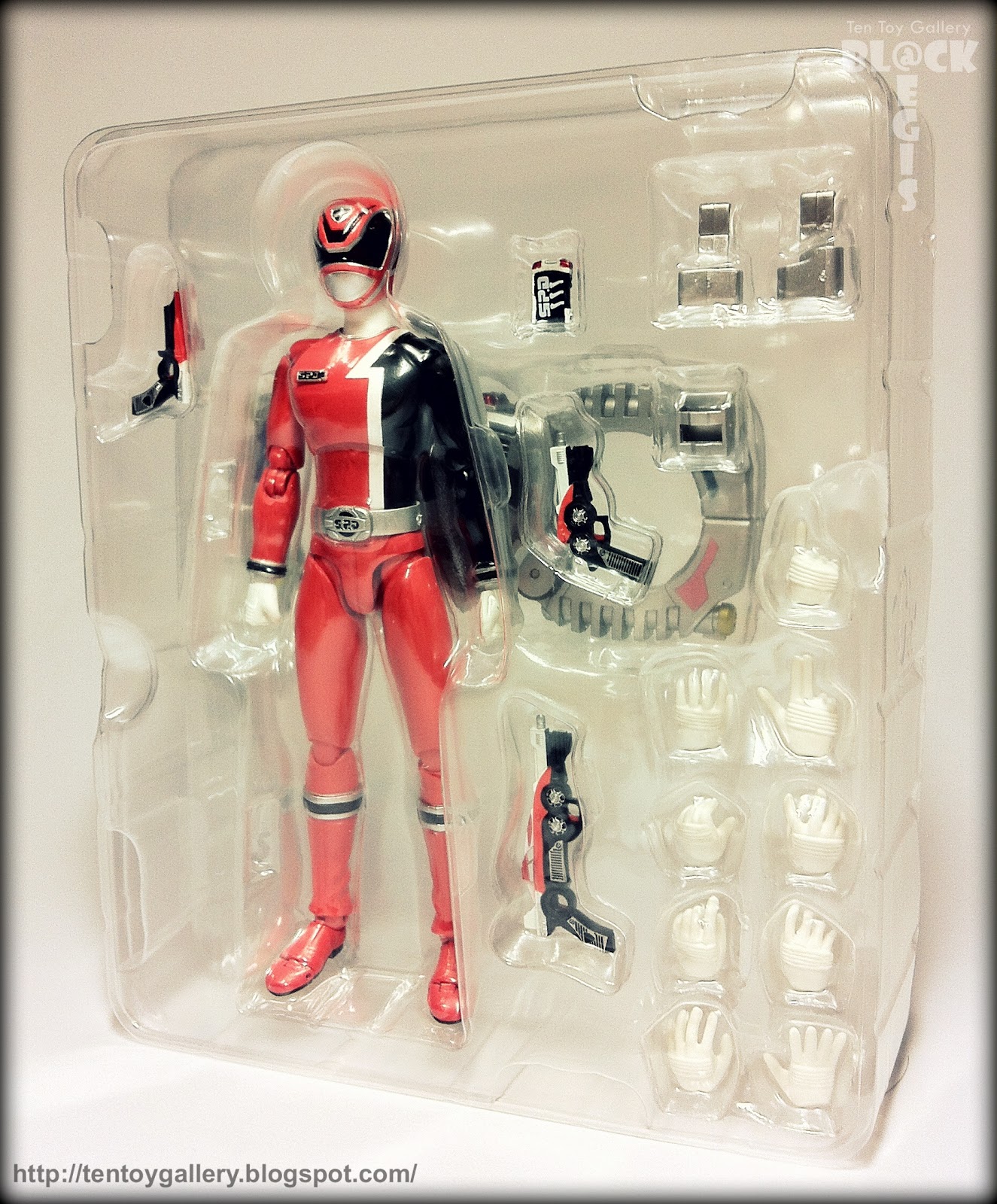 Ten Toy Gallery: Review: S.H.Figuarts Deka Red