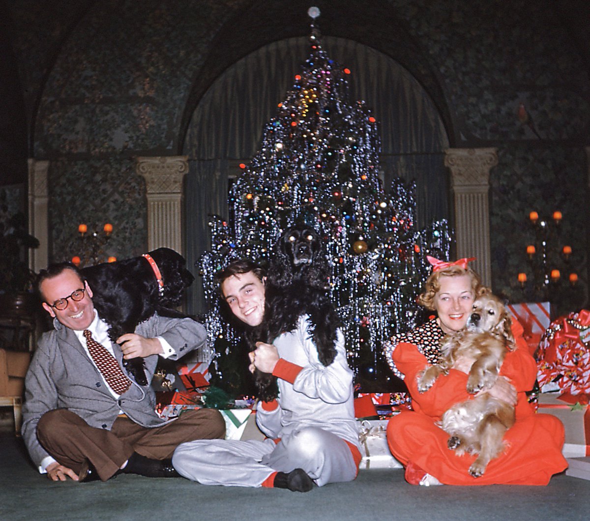 Amazing Vintage Photographs of Harold Lloyd’s Magnificent (Year-Round ...