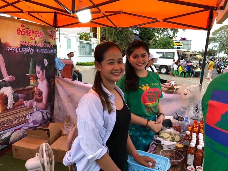 ផលិតផលរបស់សិប្បកម្មរ៉ារី បានពង្រីកខ្លួនដល់ពីរខេត្តកំពង់ស្ពឺ និងកំពង់ចាម ...