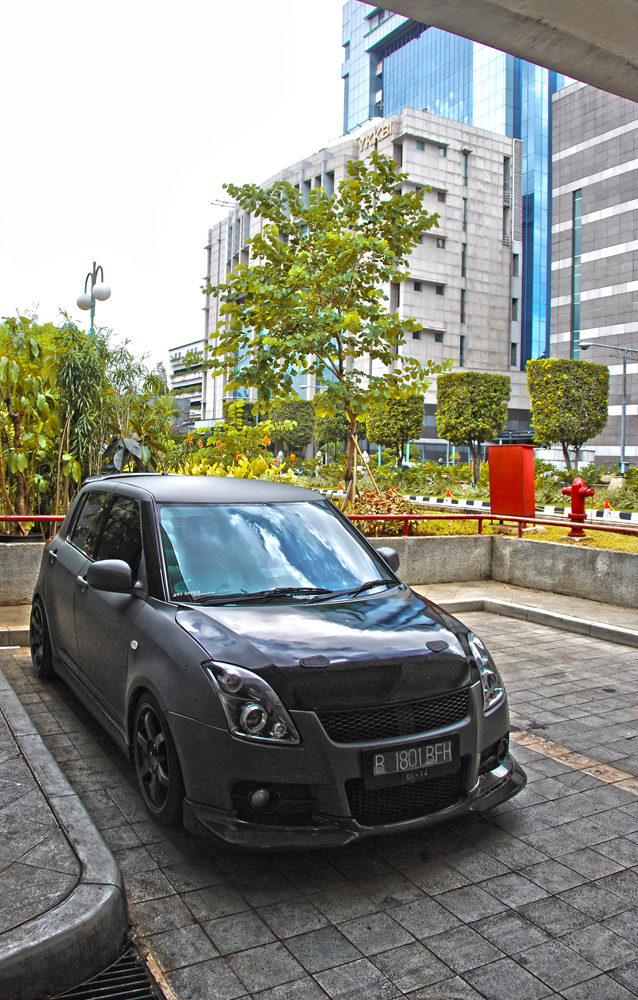 japanese custom cars: Suzuki Swift Full Racing