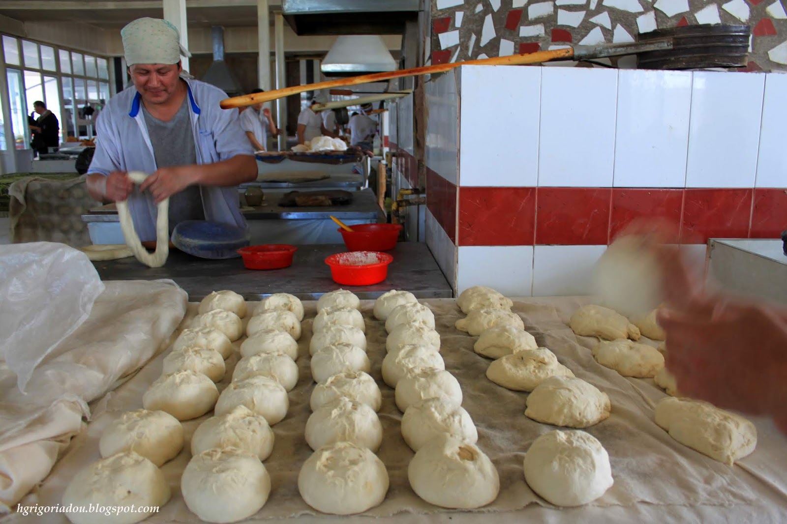 Eleni Grigoriadou : Uzbek “non”: the art of traditional, baking bread