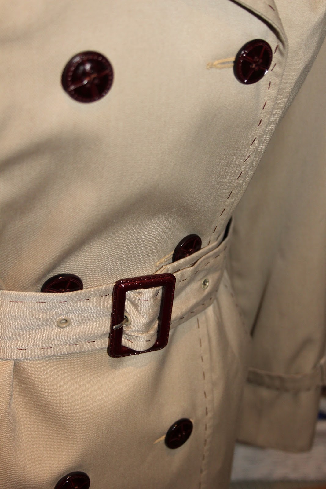 Leona's Make, Do and Mend: Raincoat Revamp!......... Do it like Audrey