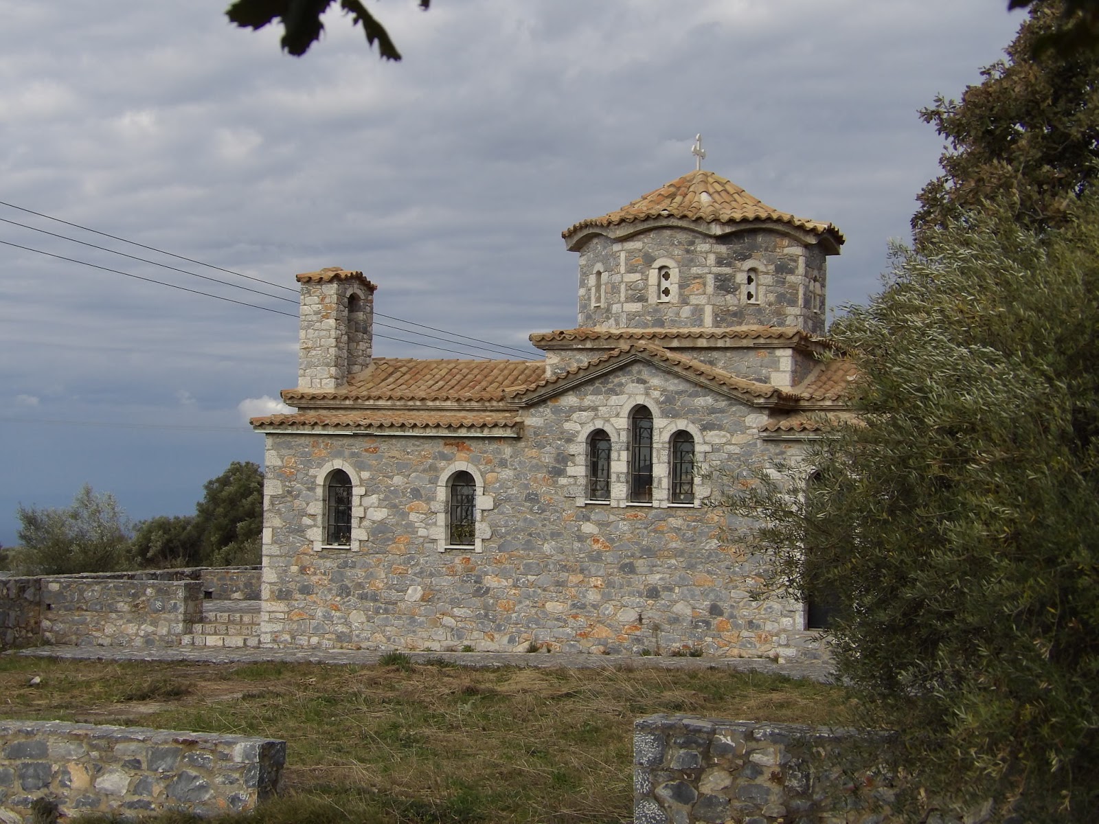 ΟΙ ΜΑΝΙΑΤΕΣ ΕΙΝΑΙ ΠΑΝΤΟΥ : AΓΙΟΣ ΝΙΚΩΝ