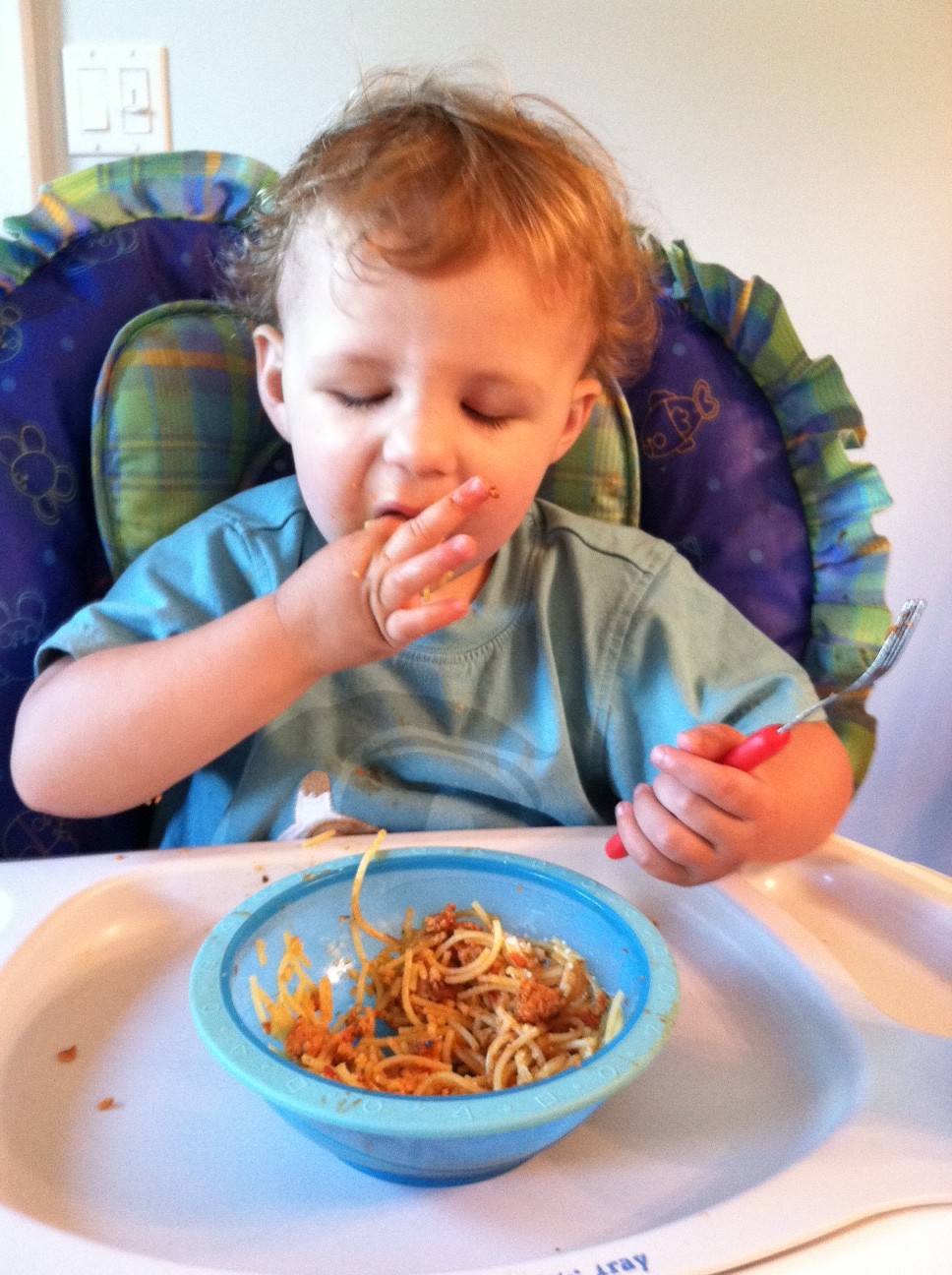 How to eat spaghetti [according to Lincoln] - The Momma Diaries