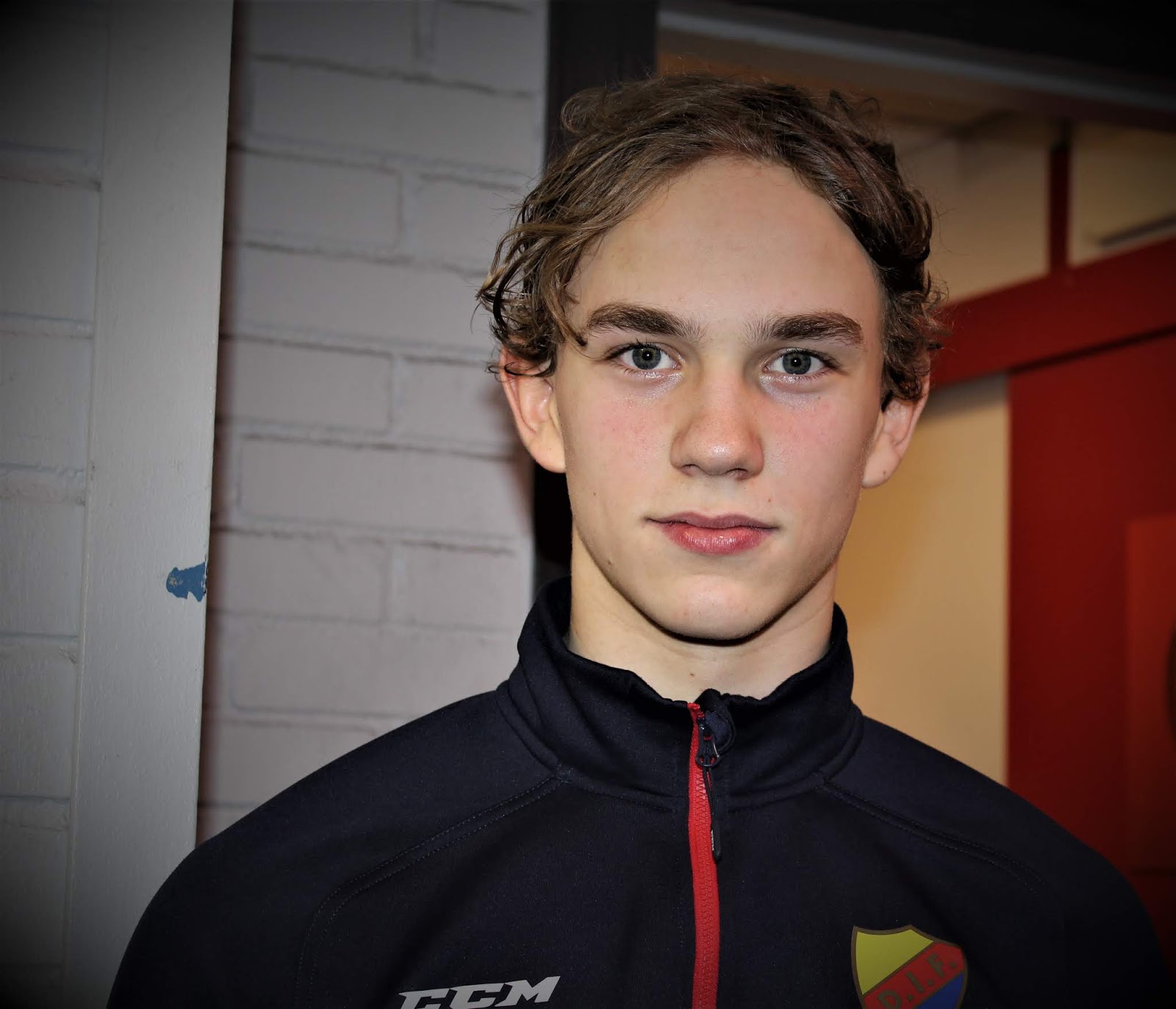 Hockey - med Marie Hallman: "Man försöker ta för sig"