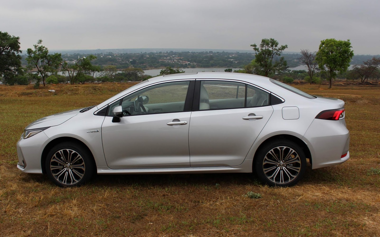 Novo Corolla Hybrid: consumo e design são pontos altos, mas piloto ...