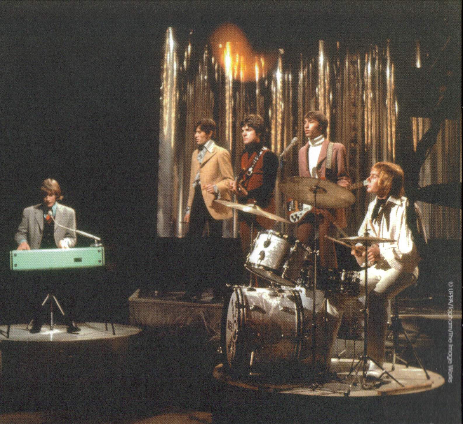 Pop On The Run: Sixties Pop: Bee Gees - Horizontal 1968 (2006 Reprise ...